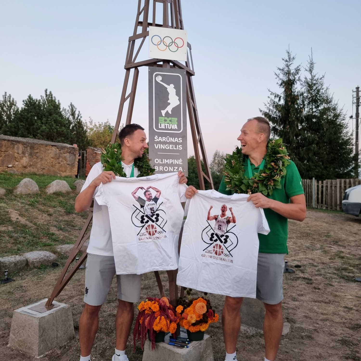 Rokiskiosirena.lt - Didvyrių sutiktuvės Obeliuose: laurų vainikais ...